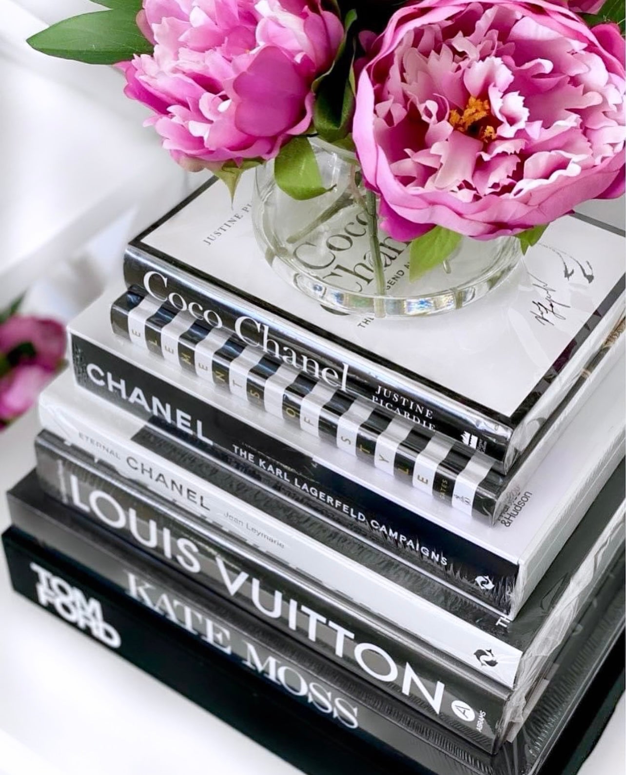 LUXE FURNITURE & HOMEWARES